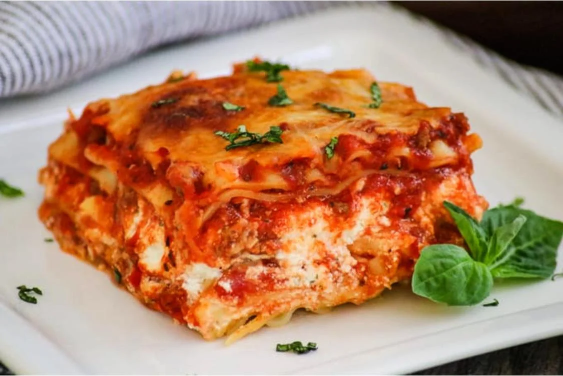 Lena's Northern Pines Resort in Butternut, Wisconsin - Restaurant